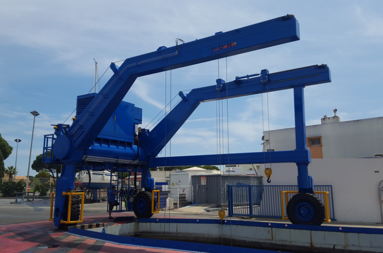Travel Lift Boat Crane 16t - Global Port Equipment